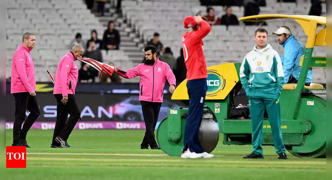 T20 World Cup, ENG vs AUS: Rain delays toss, start of England-Australia ...
