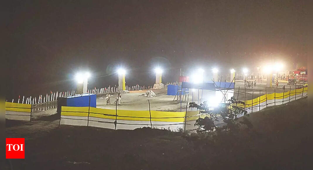 Cm’s Residence All Decked Up, Nocelebration At Rabri’s Bungalow | Patna ...
