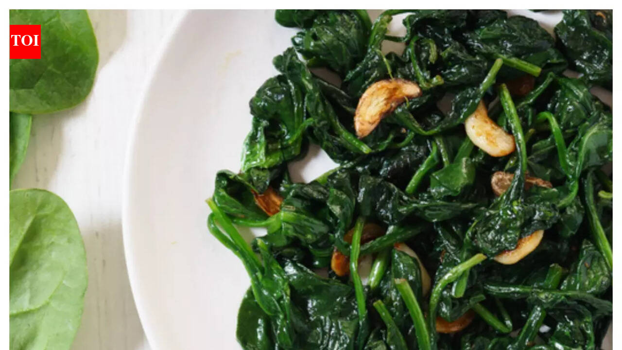 This Saag recipe can fix diarrhea and digestive issues