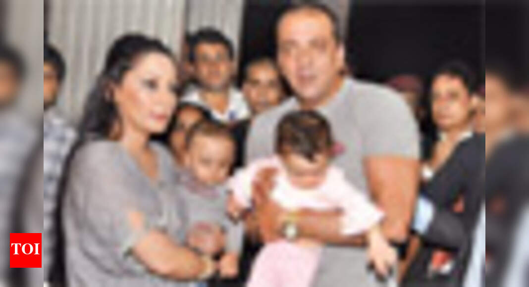 Sanjay Dutt's babies' day out | Hindi Movie News - Times of India