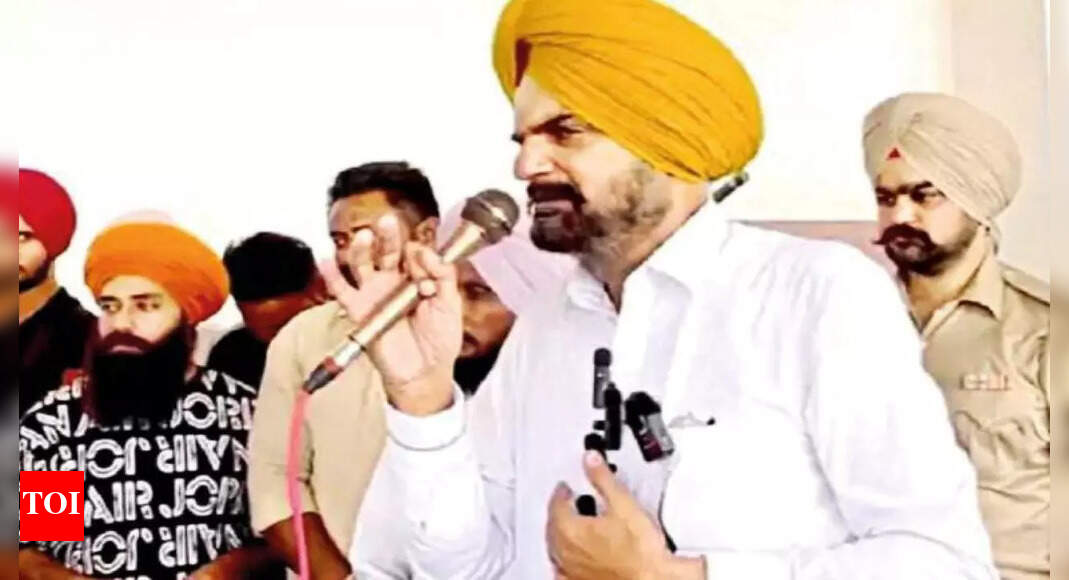 Sidhu Moose Wala News: If no action within a month, will leave India ...
