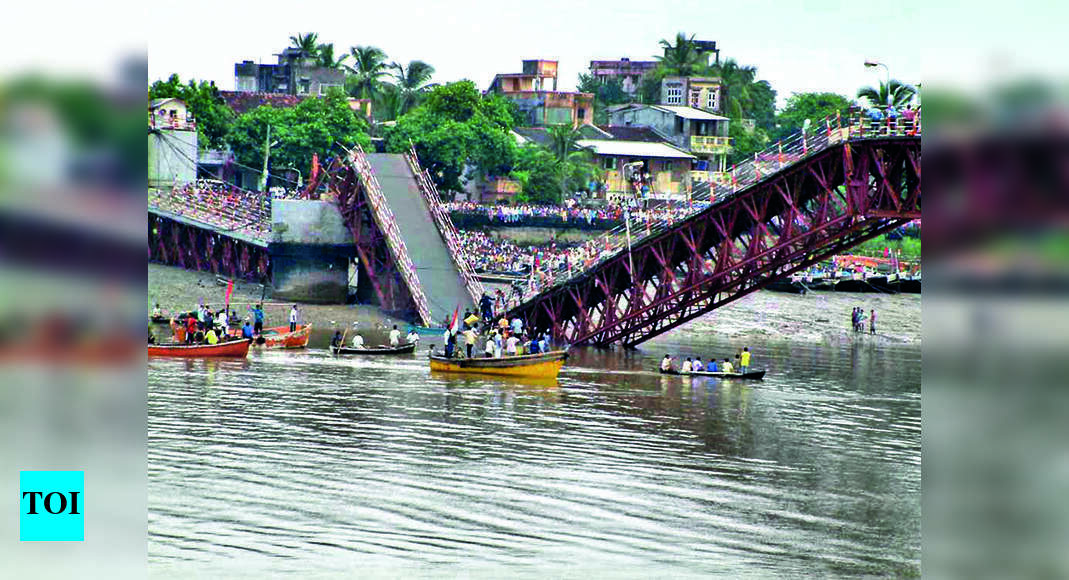 Damanganga: Damanganga Bridge Had Crashed Just Two Months After Repairs ...