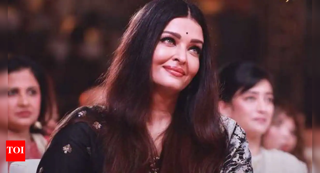 Will Aishwarya Rai Bachchan play Gayatri Devi in a biopic? | Hindi ...