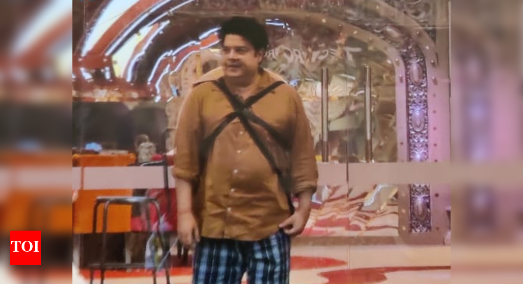 Bigg Boss 16: Bigg Boss gets angry with Sajid Khan smoking in the lawn ...