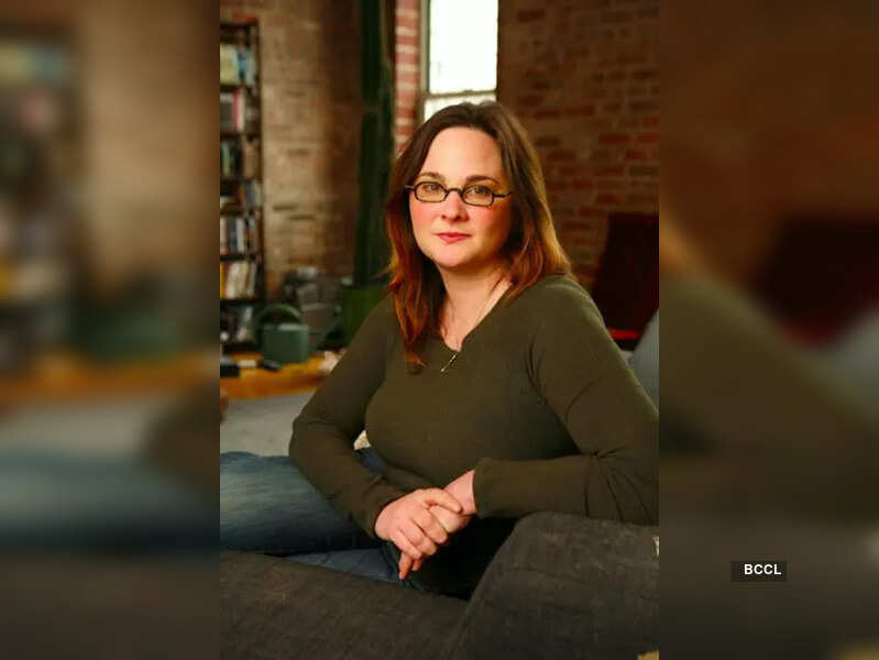 Julie Powell, food writer of ‘Julie & Julia,’ dies at 49 - Times of India