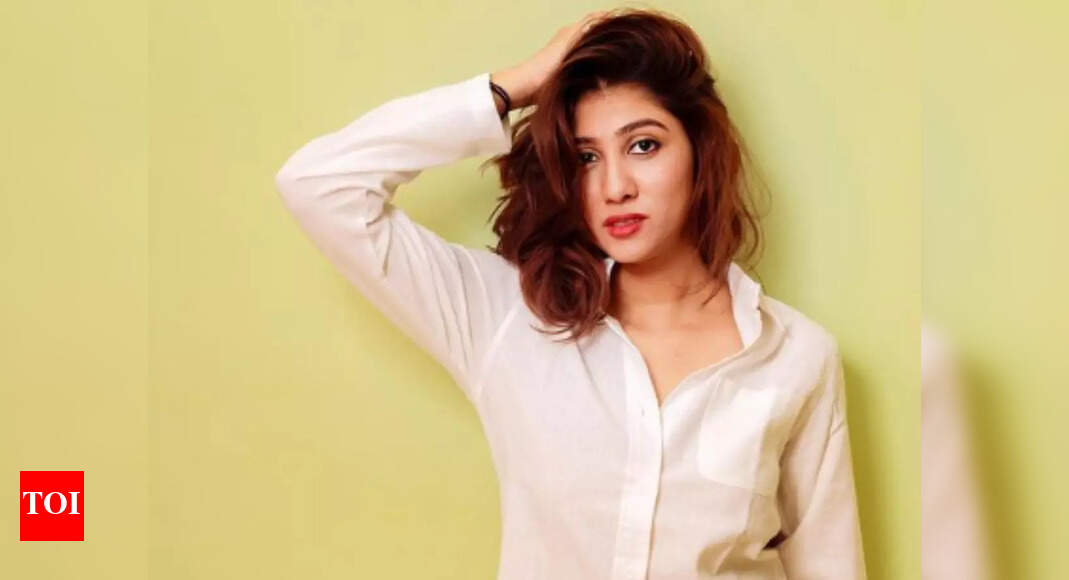 Netri Trivedi drops an alluring picture on her Instagram; fans get ...