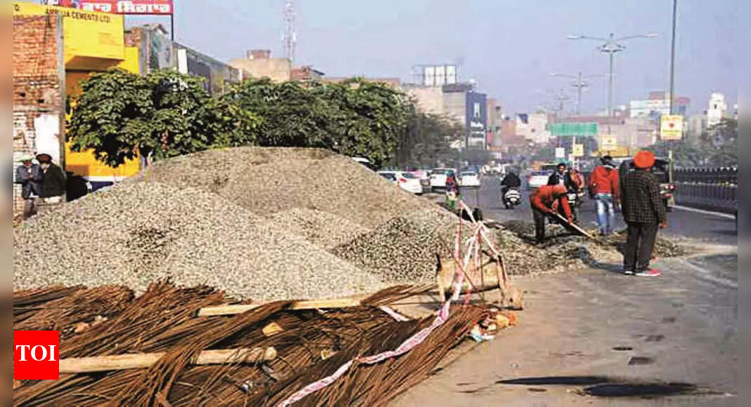 Gmc: Ban On Piling Bldg Materials On Roadsides From 6am-10pm | Guwahati ...