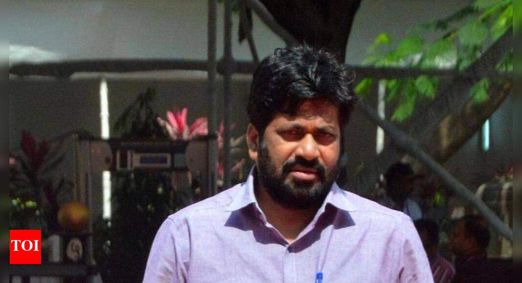 Warring Kadu & Rana meet CM, dyCM again | Nagpur News - Times of India