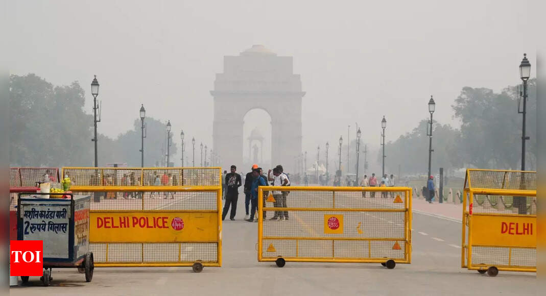Delhi AQI: How Delhi's air pollution has gone off the charts | India ...