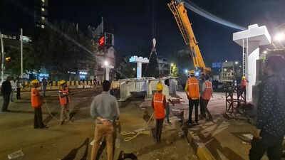Mumbai: Midnight girder launching for upcoming FOB in Sion | Mumbai ...