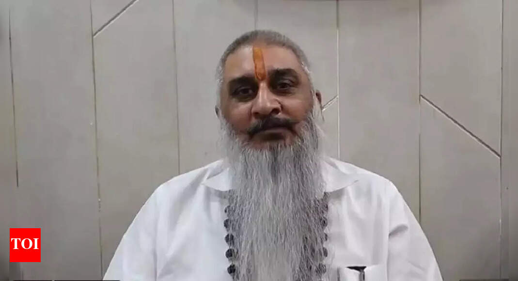 Sudhir Suri: Shiv Sena leader Sudhir Suri shot dead during protest in ...