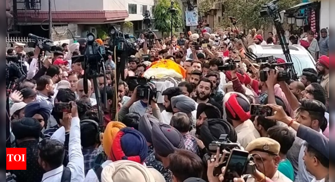 Shiv Sena leader Sudhir Suri cremated in Amritsar, SIT formed for probe | Amritsar News - Times ...