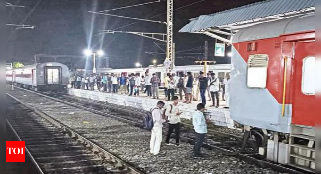 Tamil Nadu: Coaches detach from moving train, none hurt | Chennai News ...
