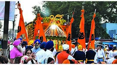 Guru Nanak: Sikhs Take Out Grand Rally Ahead Of Guru Nanak Jayanti ...