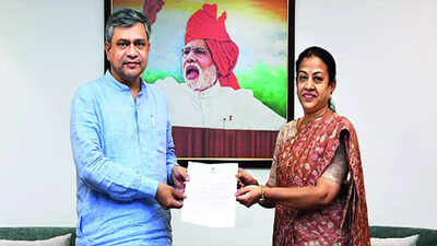 Angadi Prods Rail Min To Start Belagavi Vande Bharat Train | Hubballi ...