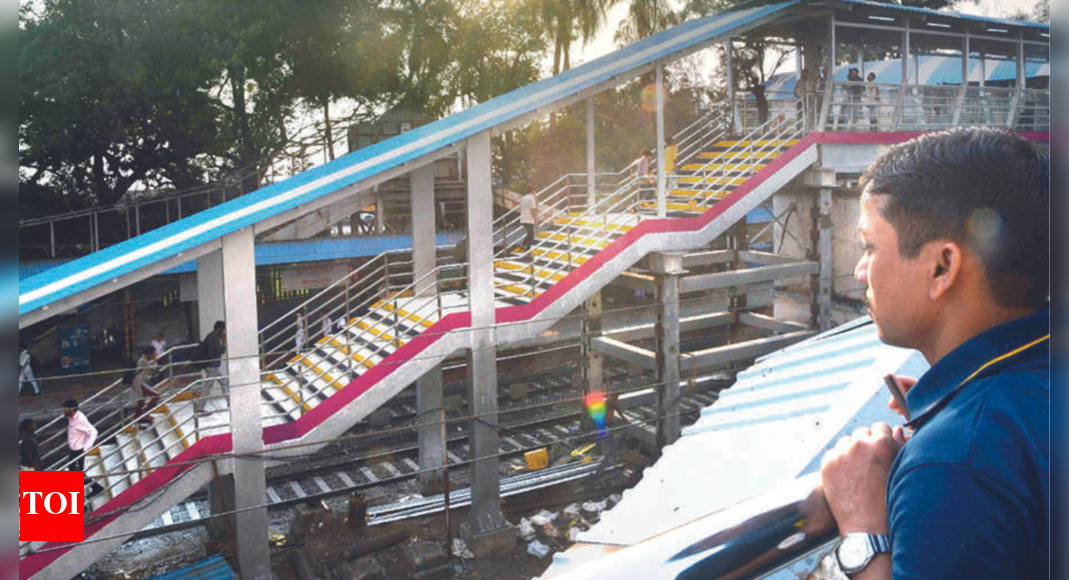 Mumbai: Foot over-bridge for Charni Road station ready in record 28 ...
