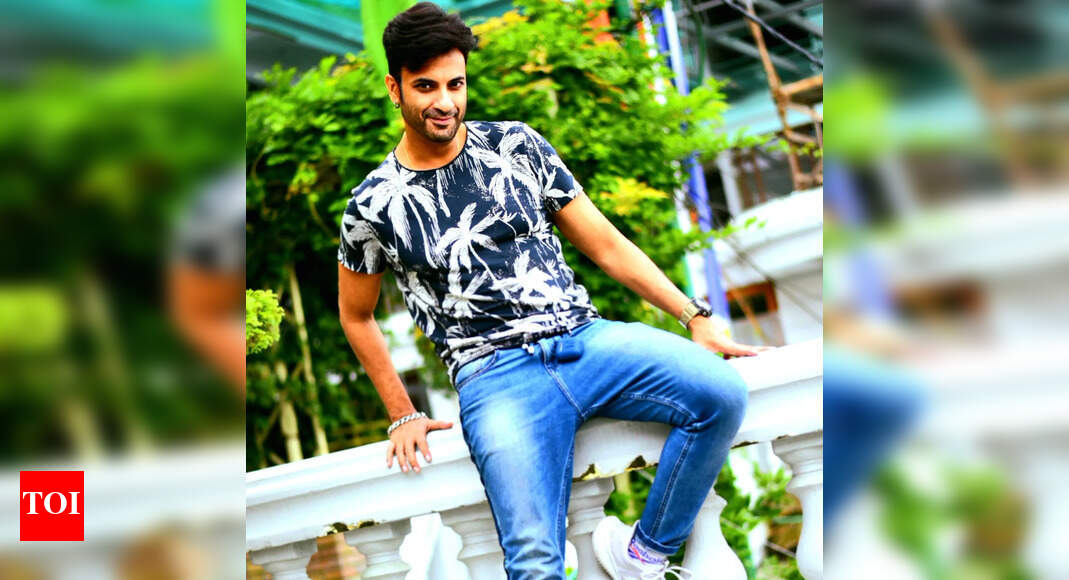 Samrat Mukherji wins Best Actor award for ‘Ujjhyo’ | Bengali Movie News ...