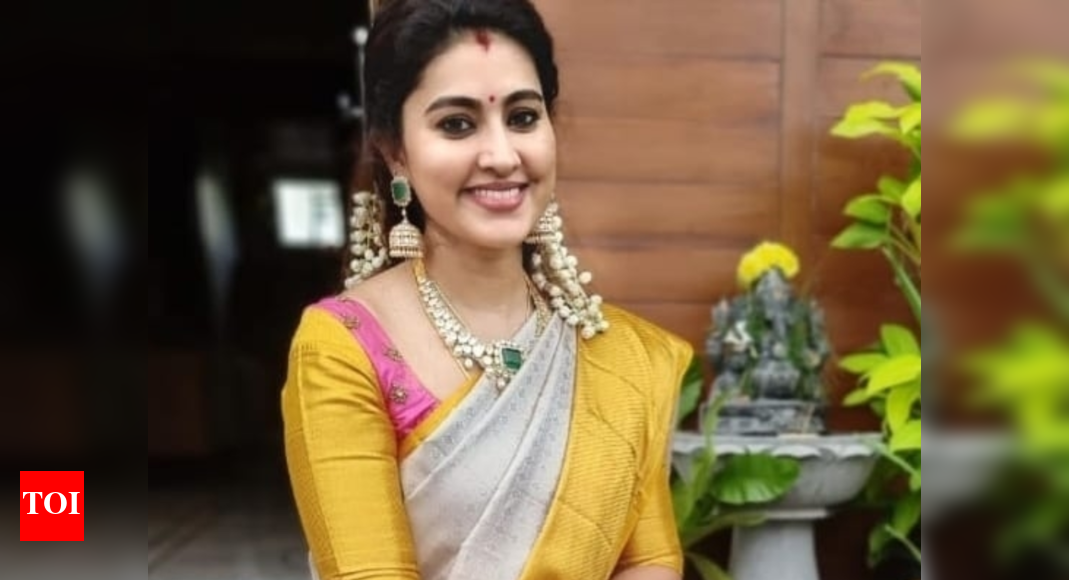 Sneha on working with Vijay: His energy level changes once he starts shooting for his scenes ...