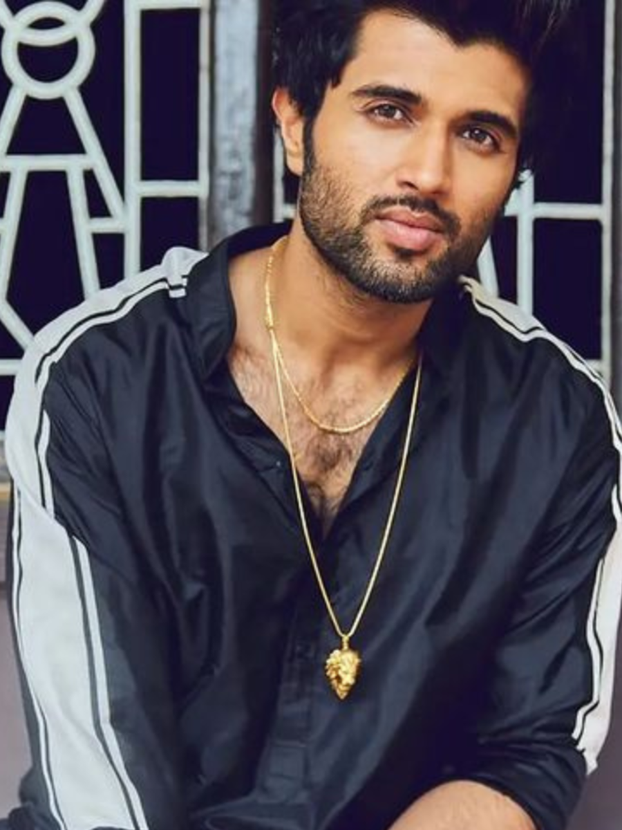Vijay Deverakonda to play Dev in Brahmastra 2? | Zoom TV