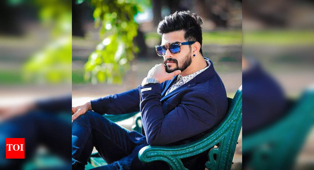 Bigg Boss Kannada 9: Roopesh Shetty family members files a complaint in ...