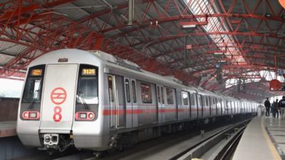 Eight-coach trains introduced on Red line: Delhi Metro | Delhi News ...