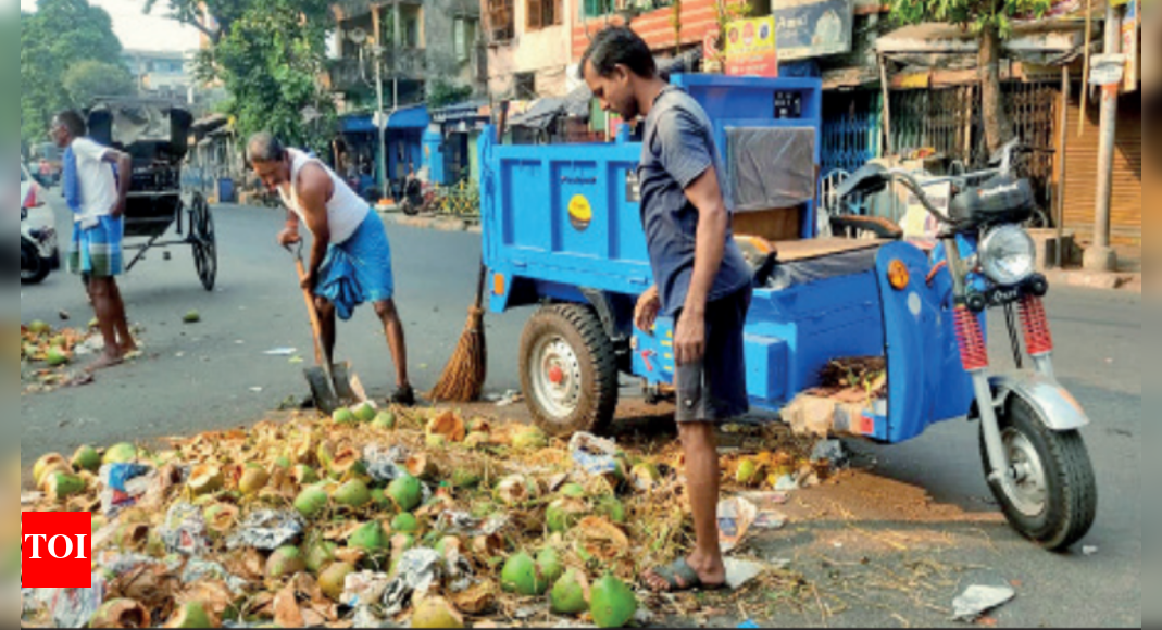 Kolkata Municipal Corporation to buy more e-dumpers for faster garbage collection | Kolkata News ...