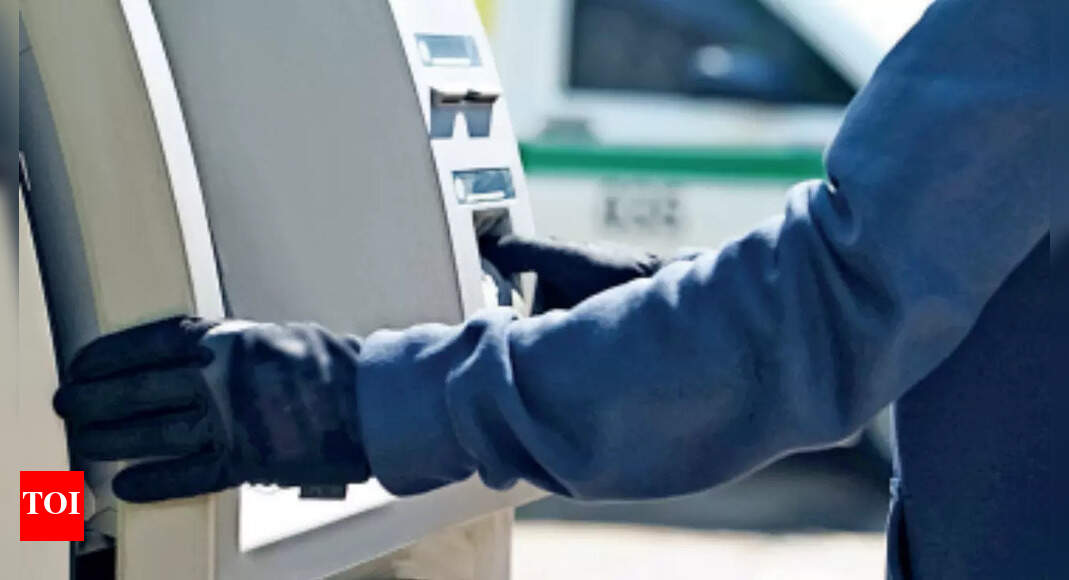 Mumbai: FIR against two for tampering with ATM, withdrawing Rs 1.4 lakh ...