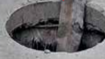Open Manholes Pose Threat To Commuters’ Safety | Patna News - Times of ...