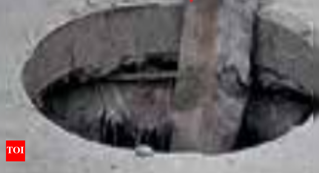 Open Manholes Pose Threat To Commuters’ Safety | Patna News - Times of ...