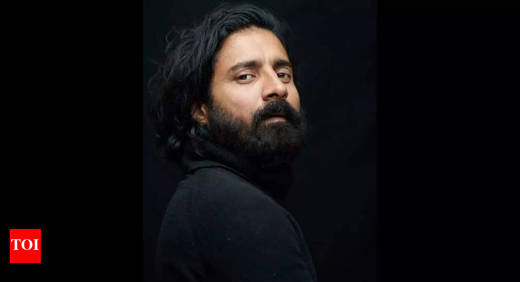 Chandan Roy Sanyal starts shooting for film 'Patna Shukla' - The Times ...