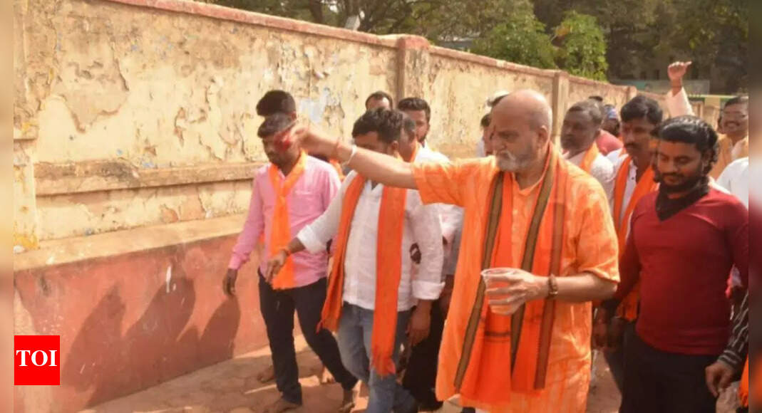 Sriram Sene's Pramod Muthalik warns of vandalising Tipu Sultan's statue ...