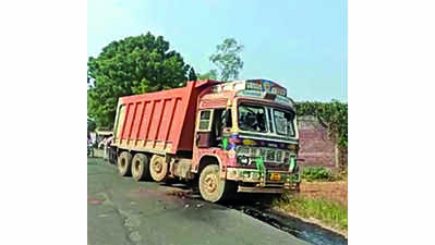 Jhabua: Speeding Dumper Runs Over 3 Including Child | Indore News ...
