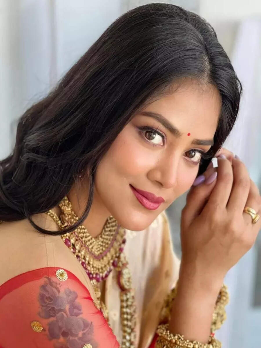 Ekka Dokka’s Radhika aka Sona Moni Saha steals hearts | Times of India