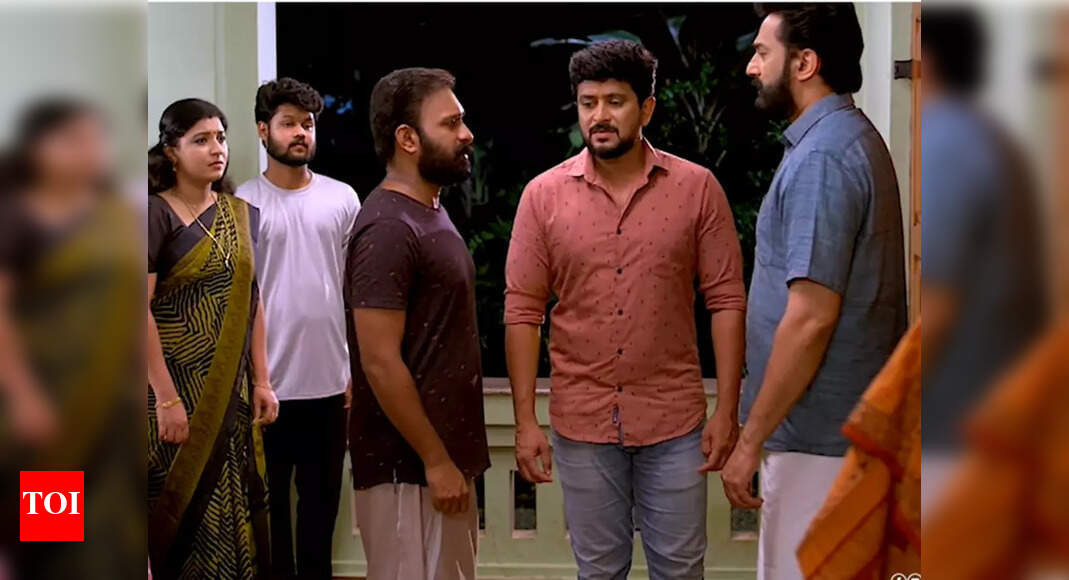 Santhwanam: Balan apologises to Shivan and Hari - Times of India