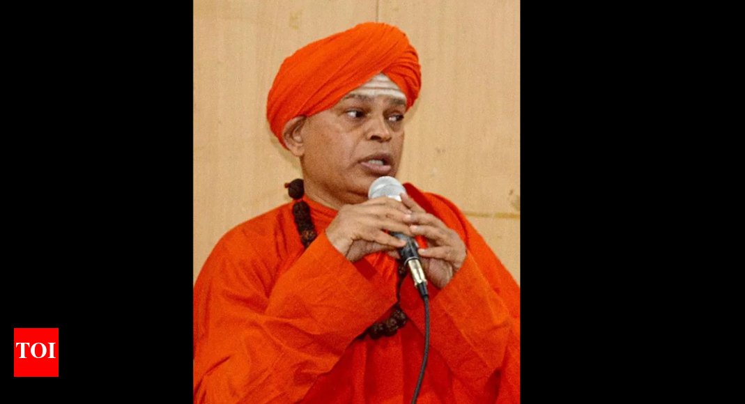 Chitradurga Murugha Math seer Shivamurthy Murugha Sharana raped me ...