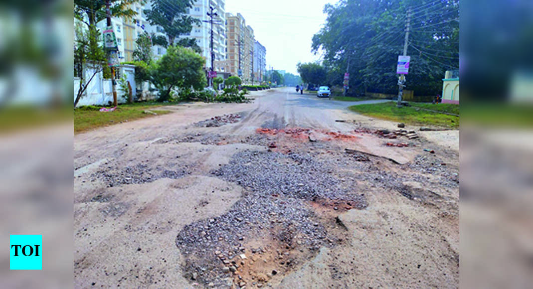 Poor Roads Causing Misery For Past 3 Years, Say Residents | Lucknow ...