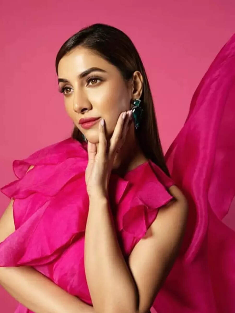 Dance Dance Junior Season 3 judge Rukmini Maitra slays monochrome in ...