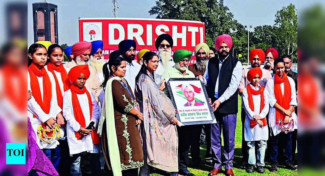 Sarabha: Students Pay Tribute To Sarabha | Ludhiana News - Times of India