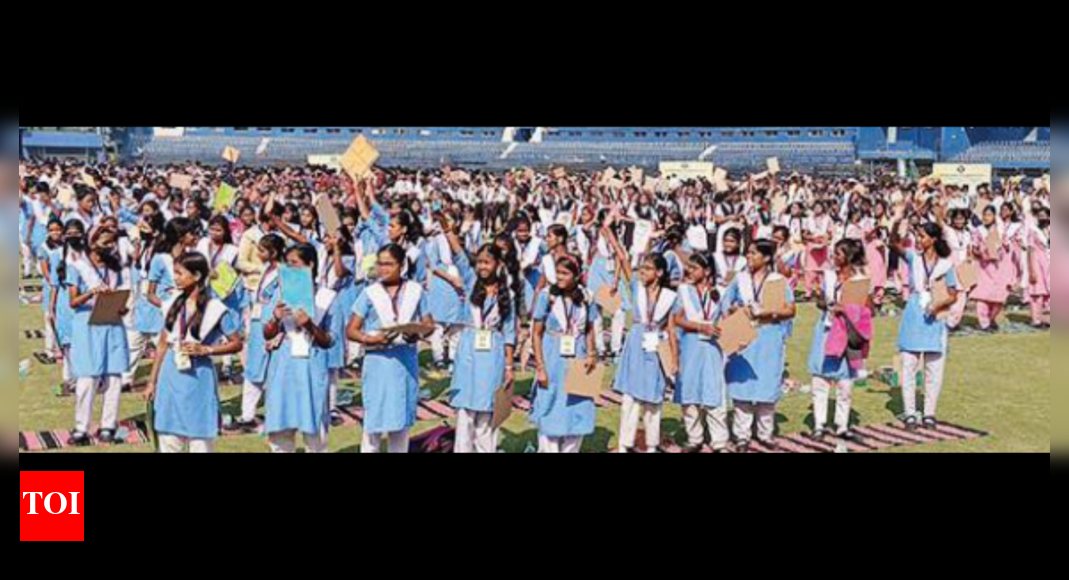 Guinness: Cuttack: 2000 students set Guinness record with 23,000 paper ...