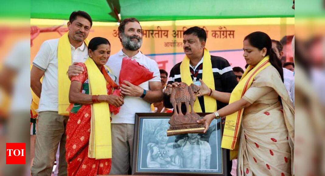 Kalavati, now a ‘taxpayer’, meets Rahul after 14 years | Nagpur News ...