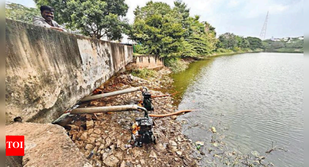 Bengaluru: Palike starts emptying lake instead of diverting sewage ...