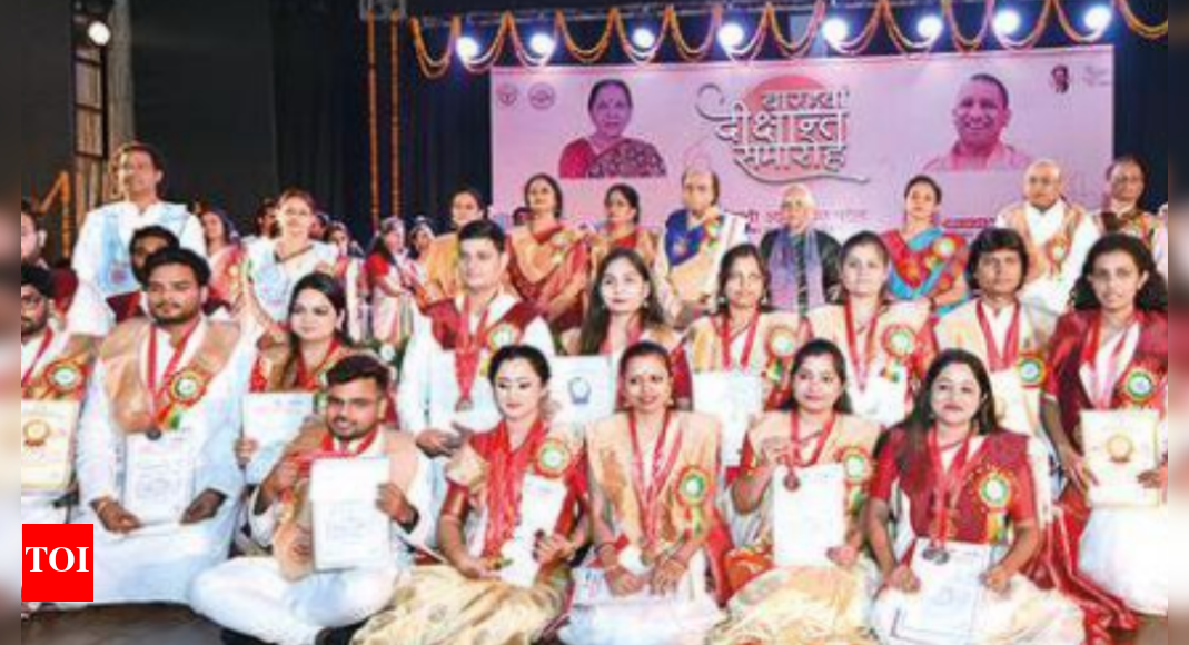 Lucknow: Begin radio for rural connect, governor Anandiben Pate urges ...