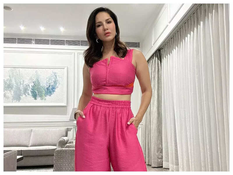 'Splitsvilla X4': Sunny Leone asks Dhruvin Bhasin to slow down, zip his ...