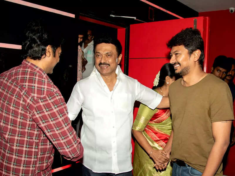 Chief Minister MK Stalin watches Udhayanidhi Stalin's Kalaga Thalaivan ...