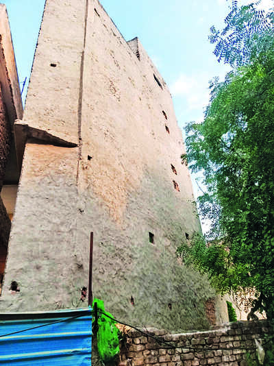 House ‘built With Drug Money’ Razed In Fbd | Gurgaon News - Times of India