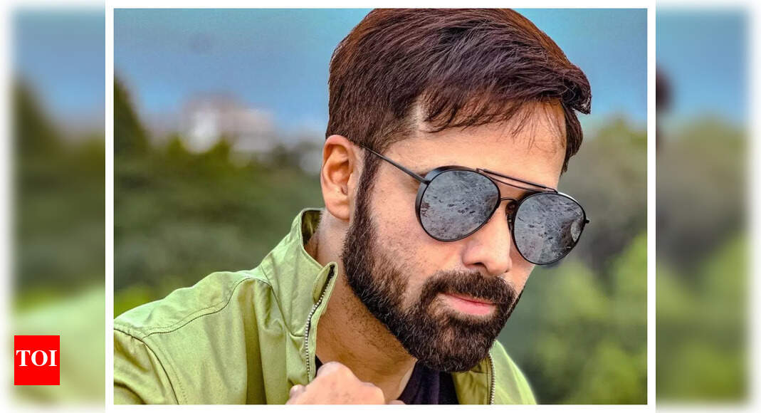 Emraan Hashmi looks dashing as ever in his new photo on Instagram; says ...