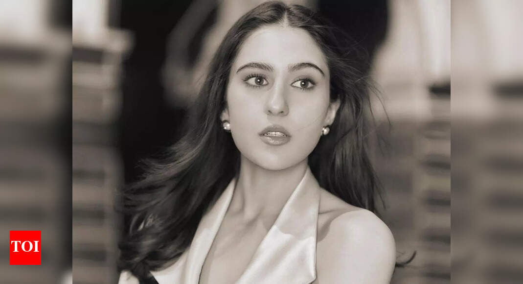 Sara Ali Khan puts up a scary selfie from her night shoot - Pic inside ...