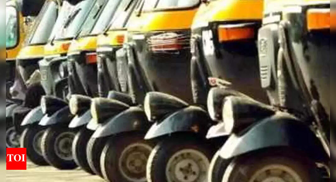 Mumbai: Consumer body demands scrapping of permit to auto union for ...