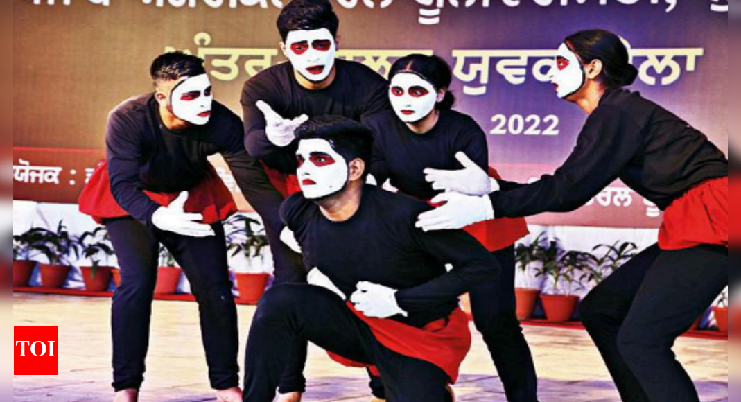 Actors, Singers Strike The Right Note | Ludhiana News - Times of India