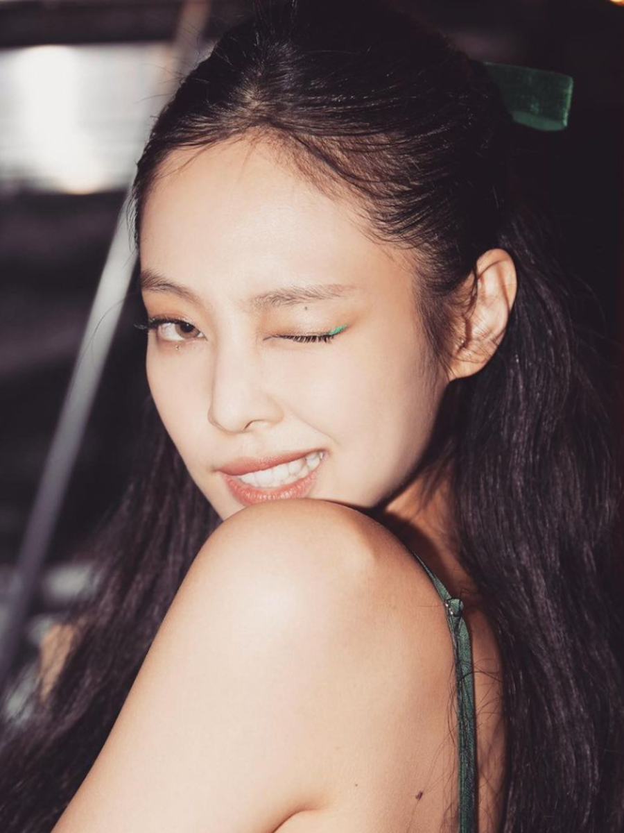 Blackpink star Jennie's sexiest Born Pink tour outfits | Zoom TV